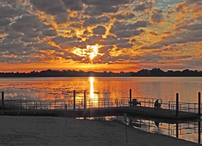 Fishing at sunrise on Lake Miona in The Villages - Villages-News.com